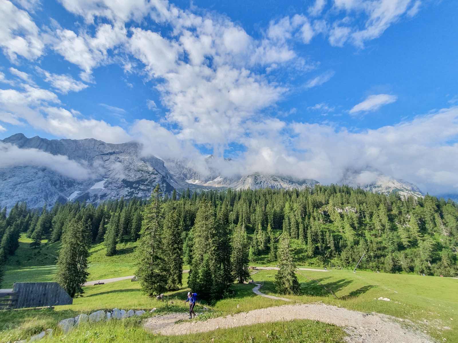 Wanderung auf die Zugspitze – Von der Ehrwalder Alm über das Gatterl